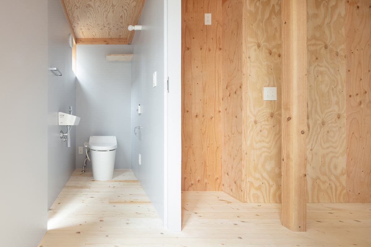 The Koda Townhouse by Naoya Kitamura Architects - Interior Design - Design. / Visual.