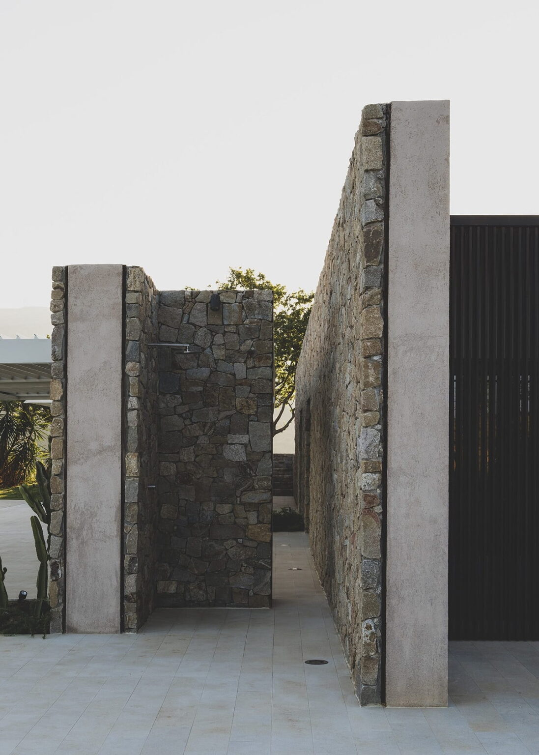 Guest Villa in Italy designed by MORQ - Minimal Architecture - Design ...